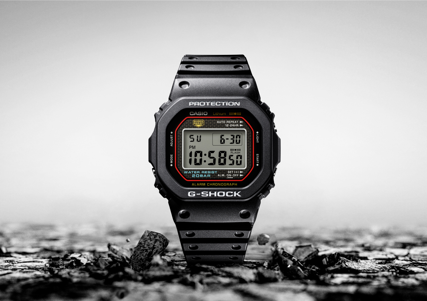 “G-SHOCK”の新製品「DW-5000C」初号機の復刻モデル『DW-5000R』入荷！ - 福島県会津若松 神明通り サトウ時計店
